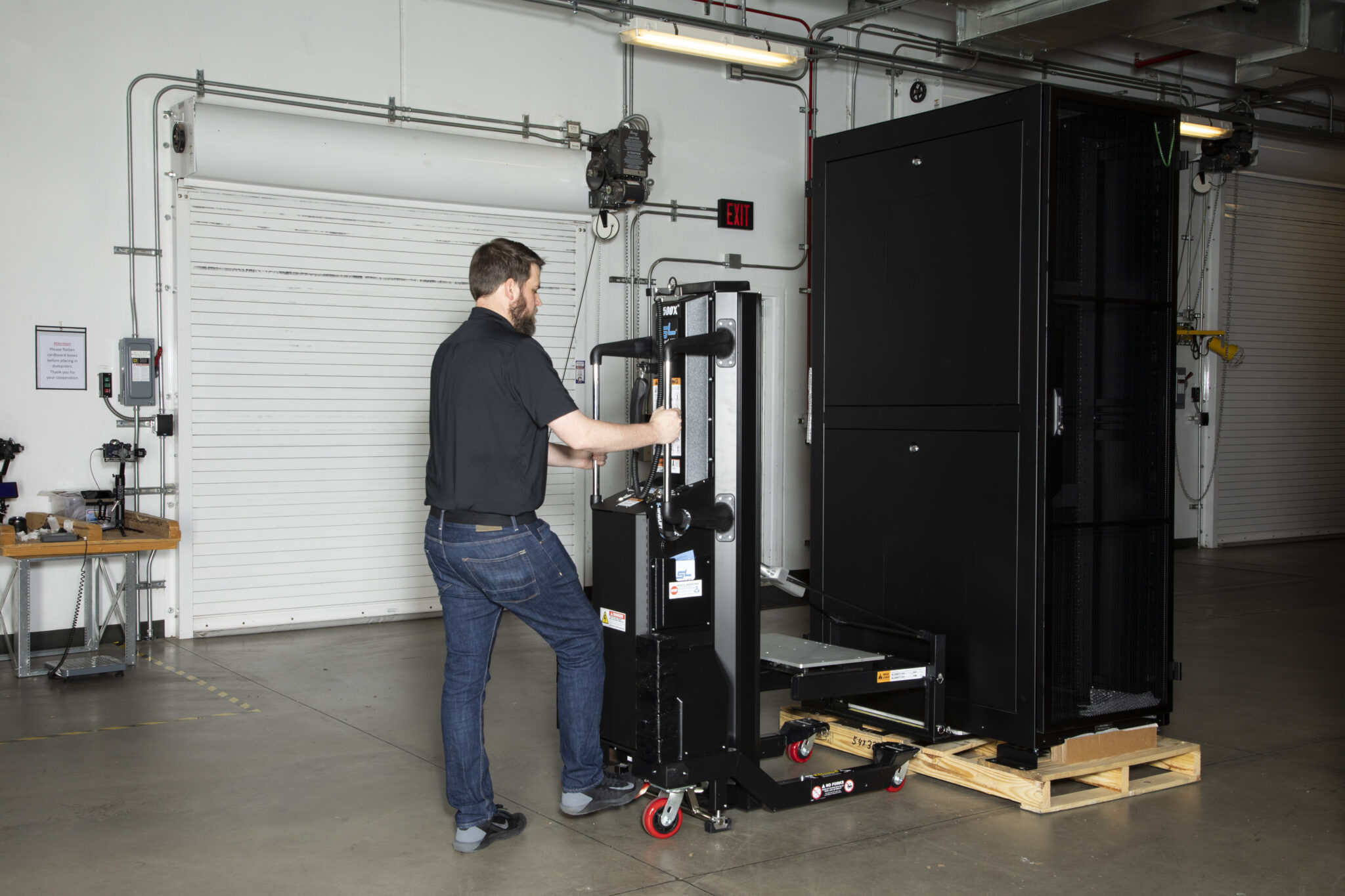 Avoid Moving Fully Loaded Server Cabinets | ServerLIFT®