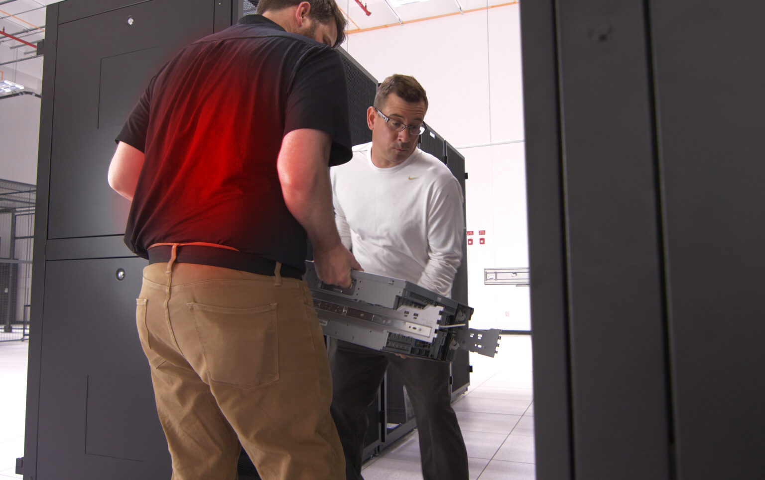 Data Center Safety | ServerLIFT®