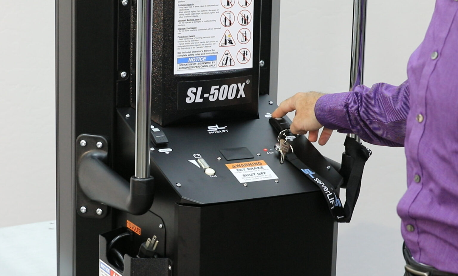 Manual Versus Motorized DC Lifts